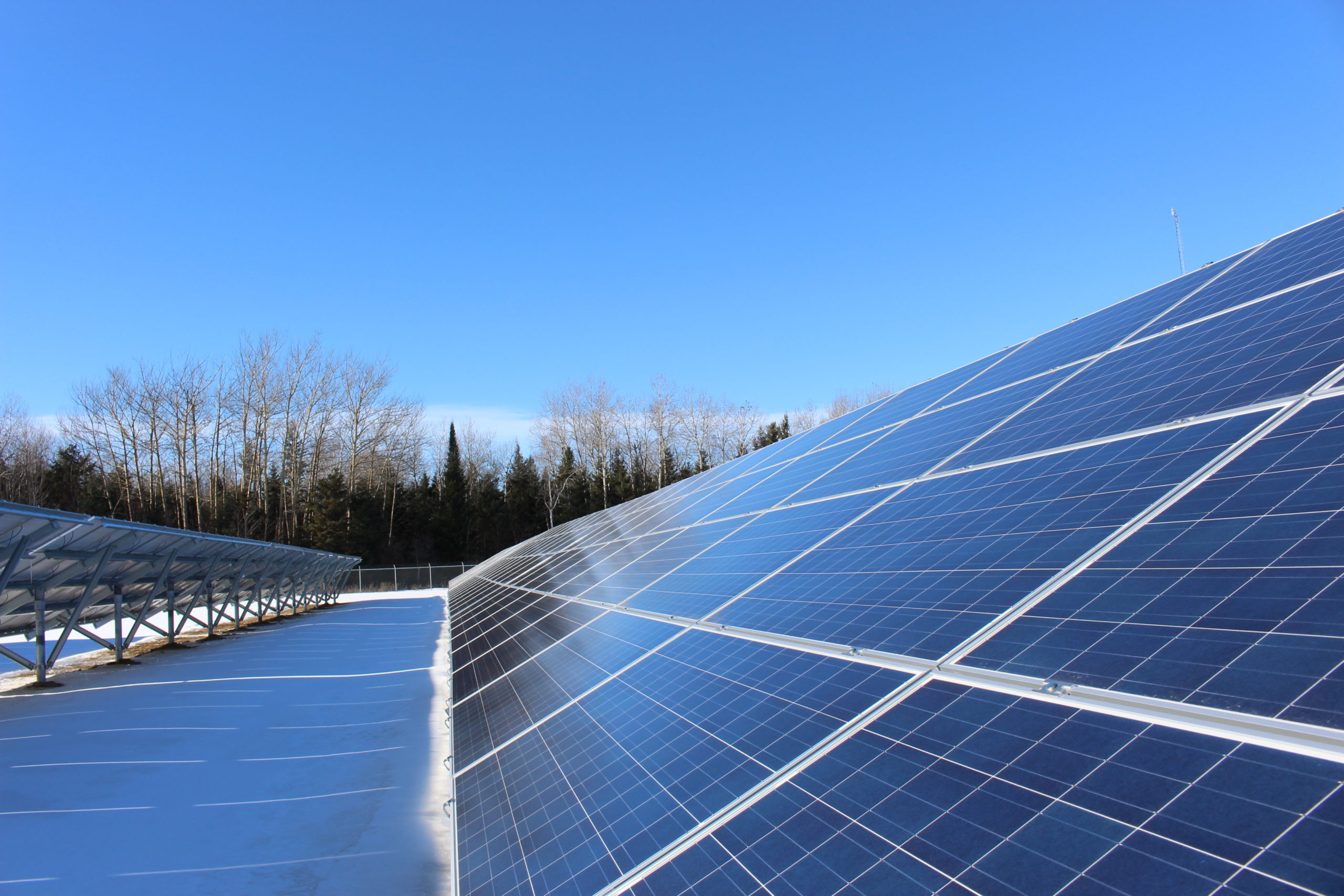 SparkleLight Solar Facility | Projects | BluEarth Renewables